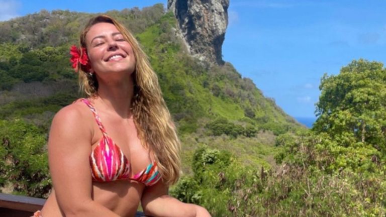 Paolla Oliveira posa de biquíni em Noronha - Tudo Pop Paolla Oliveira posa de biquíni em Noronha - Tudo Pop