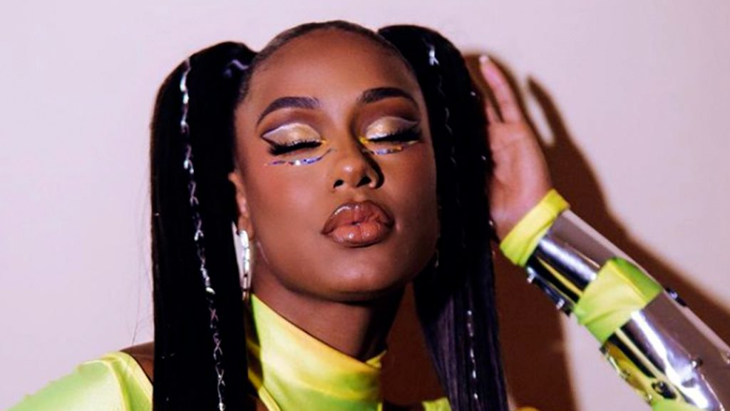 MC Rebecca surge em vídeo com corpo perfeito – Tudo Pop