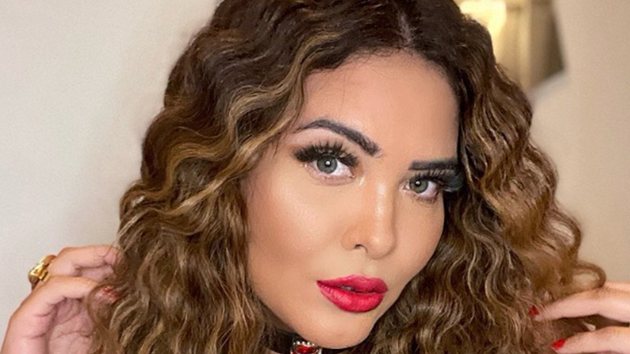 Geisy Arruda dança de lingerie vermelha e se descuida – Tudo Pop