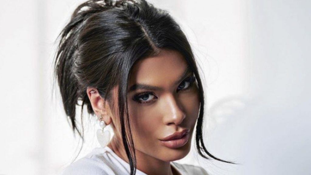 Em vídeo, Pocah surge de sutiã dublando funk e encanta – Tudo Pop